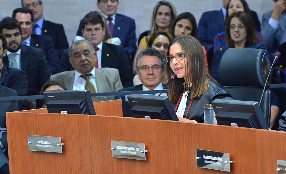 Plenário do TRF2 dá posse, em sessão solene, à desembargadora federal ...